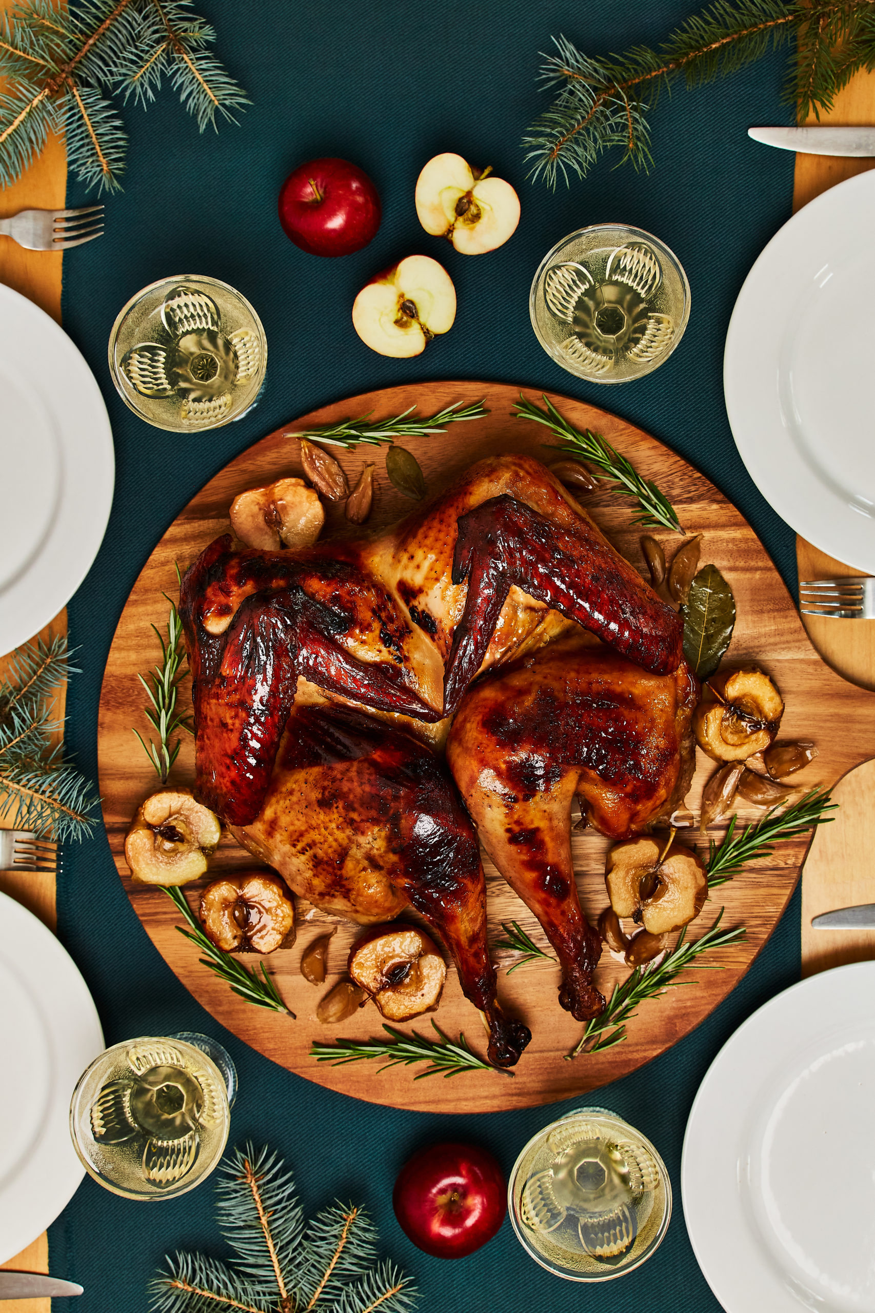 Dindon en crapaudine à la gelée de pommes, à l’érable et au romarin ...